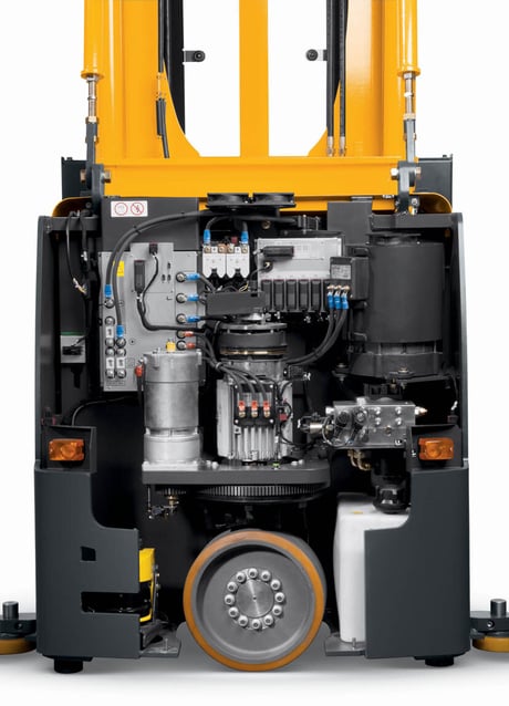 Maximizando la eficiencia logística con los Montacargas EKX pasillo ...